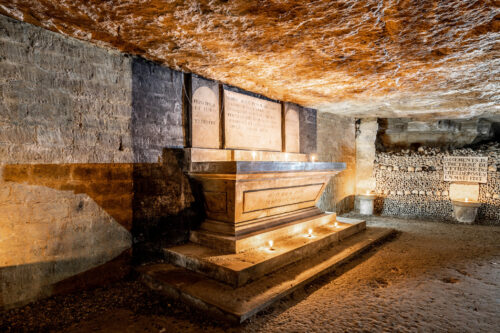 Virtual tour of the Paris Catacombs Museum